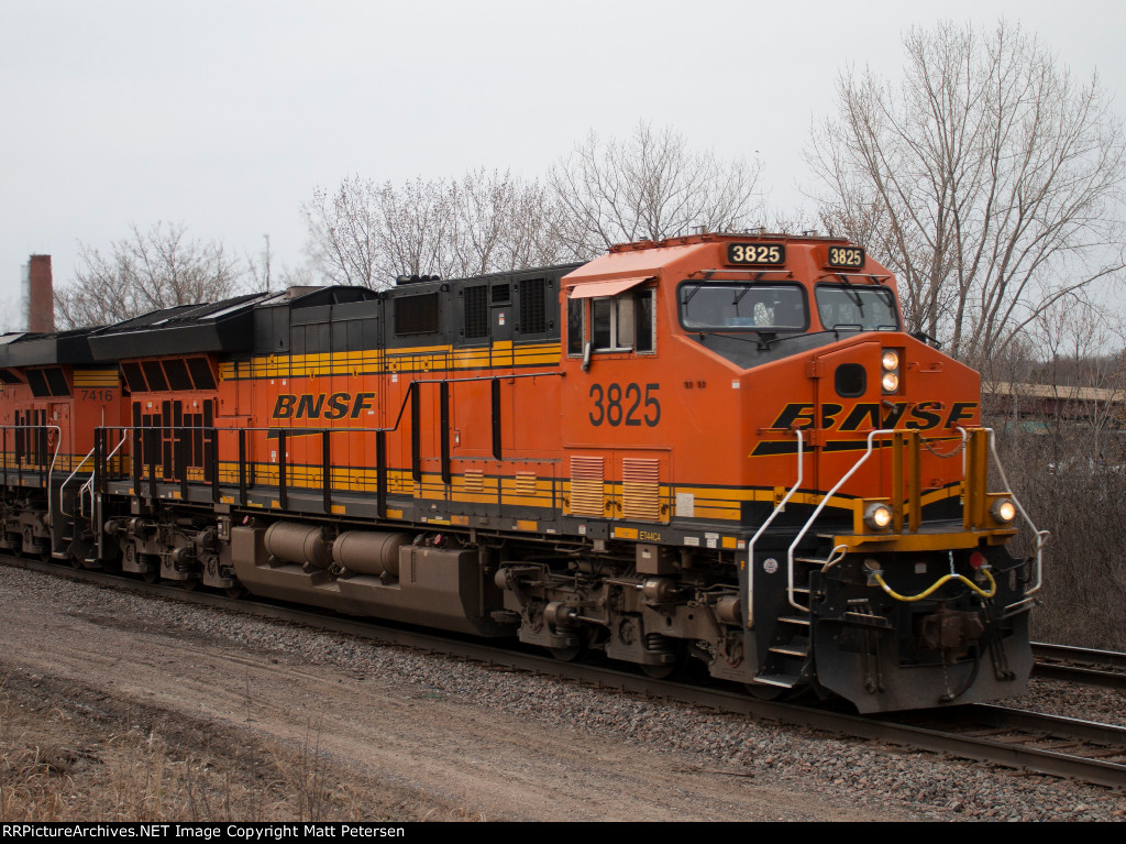 BNSF 3825